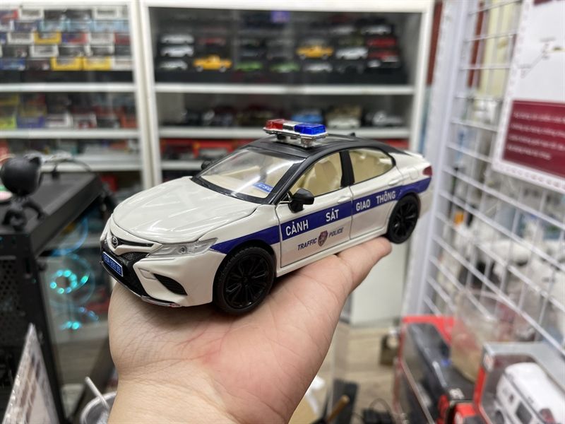 Mô hình xe ô tô độ CSGT Camry full open tỉ lệ 1:24 Chezhi Autono1 OT18 ...