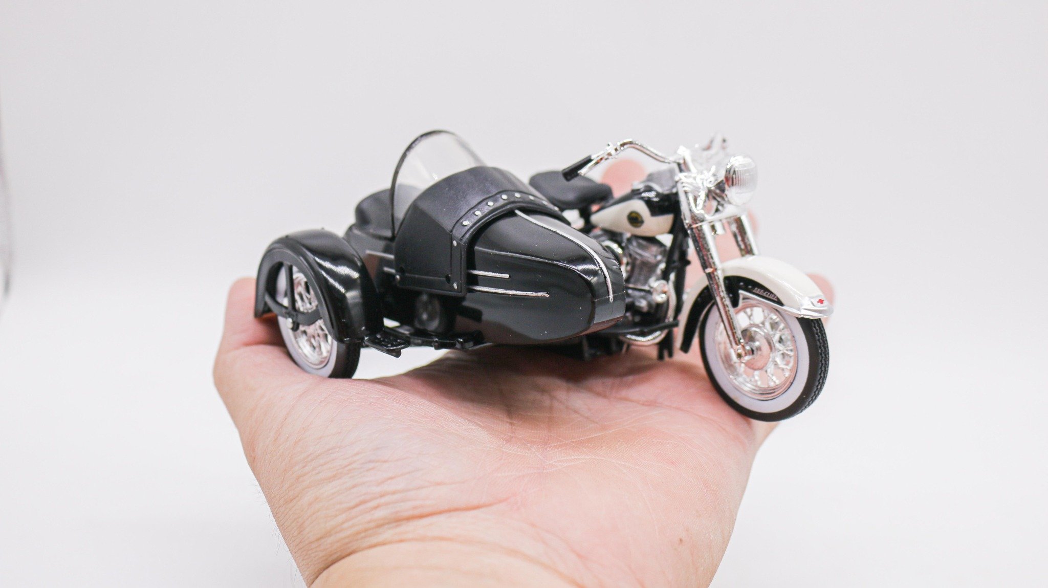 Nhóm mô hình xe mô tô harley davidson 1:18 – Cửa Hàng Mô Hình Autono1.vn