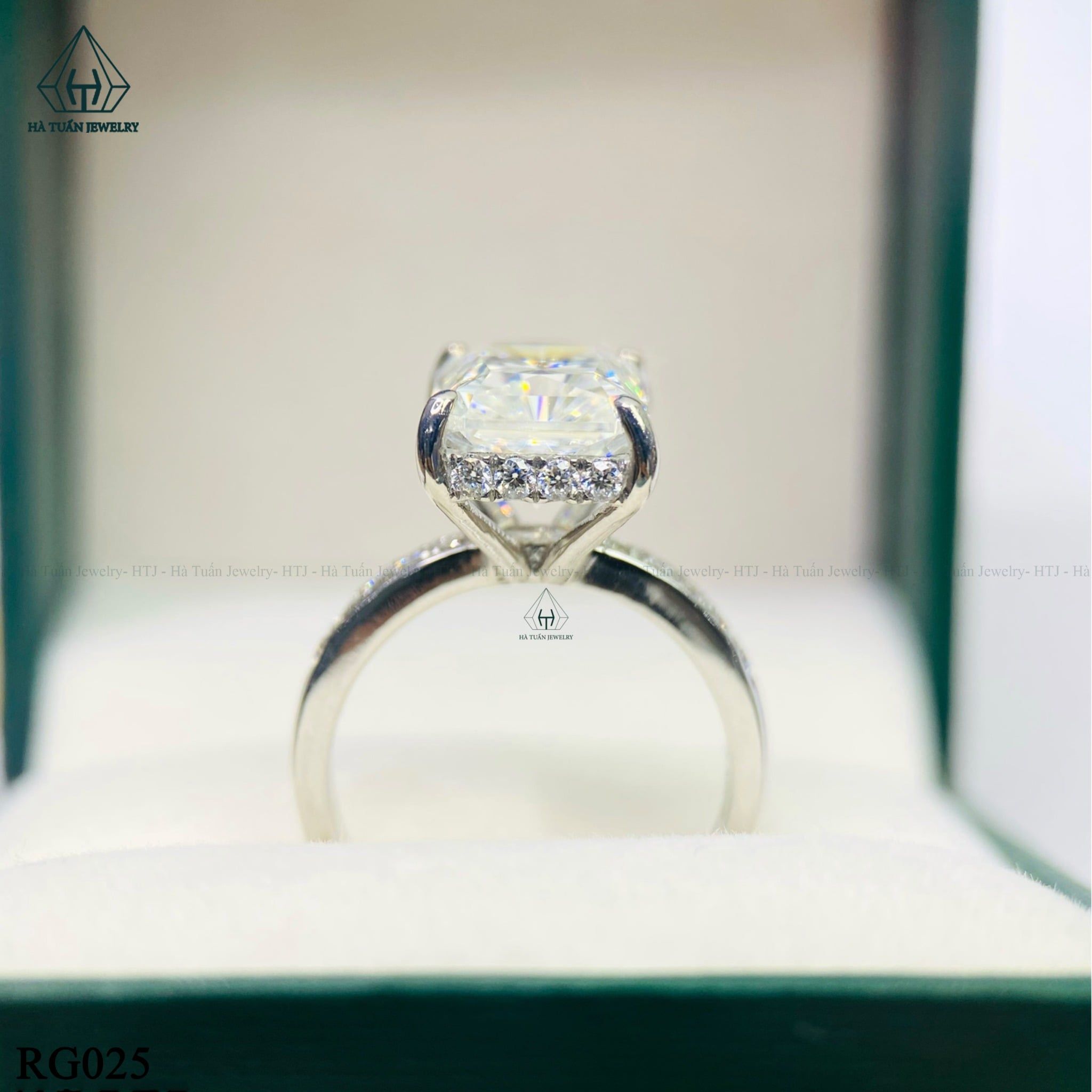 Nhẫn nữ vàng RG025 V18K RADIANT 4.0ct 10*8mm
