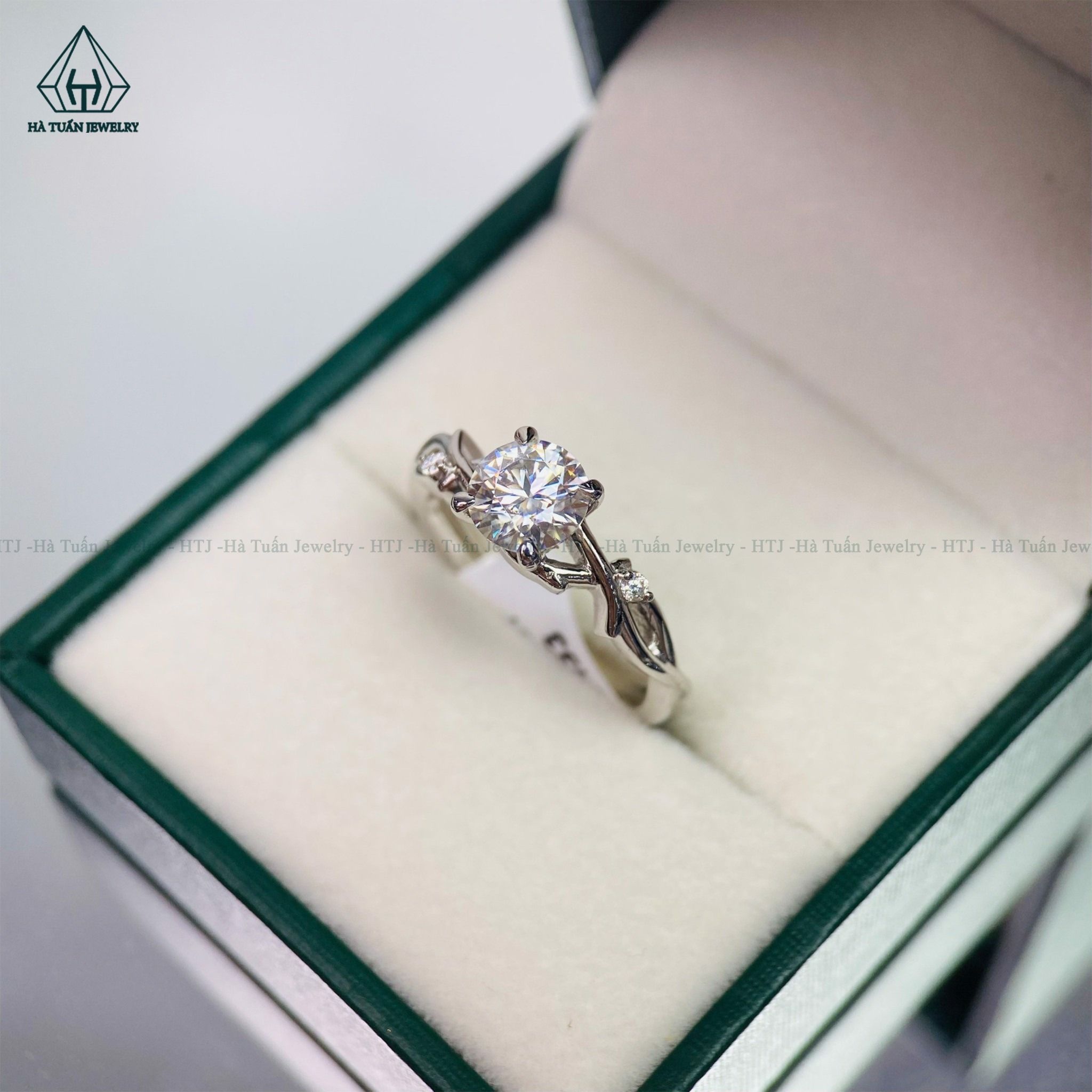 Nhẫn nữ vàng RG030 VT14K 6.3mm – Hà Tuấn Jewelry