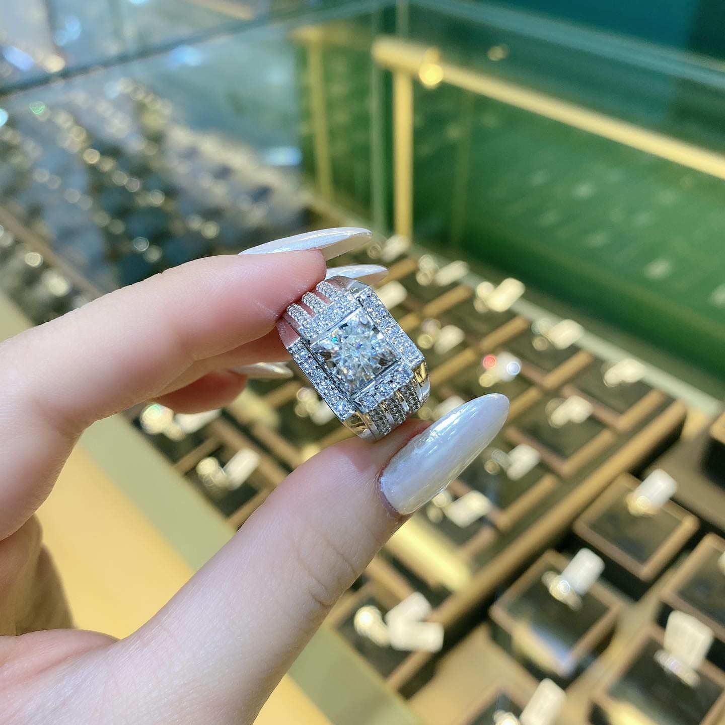 Nhẫn nam 3 hàng đá RM040