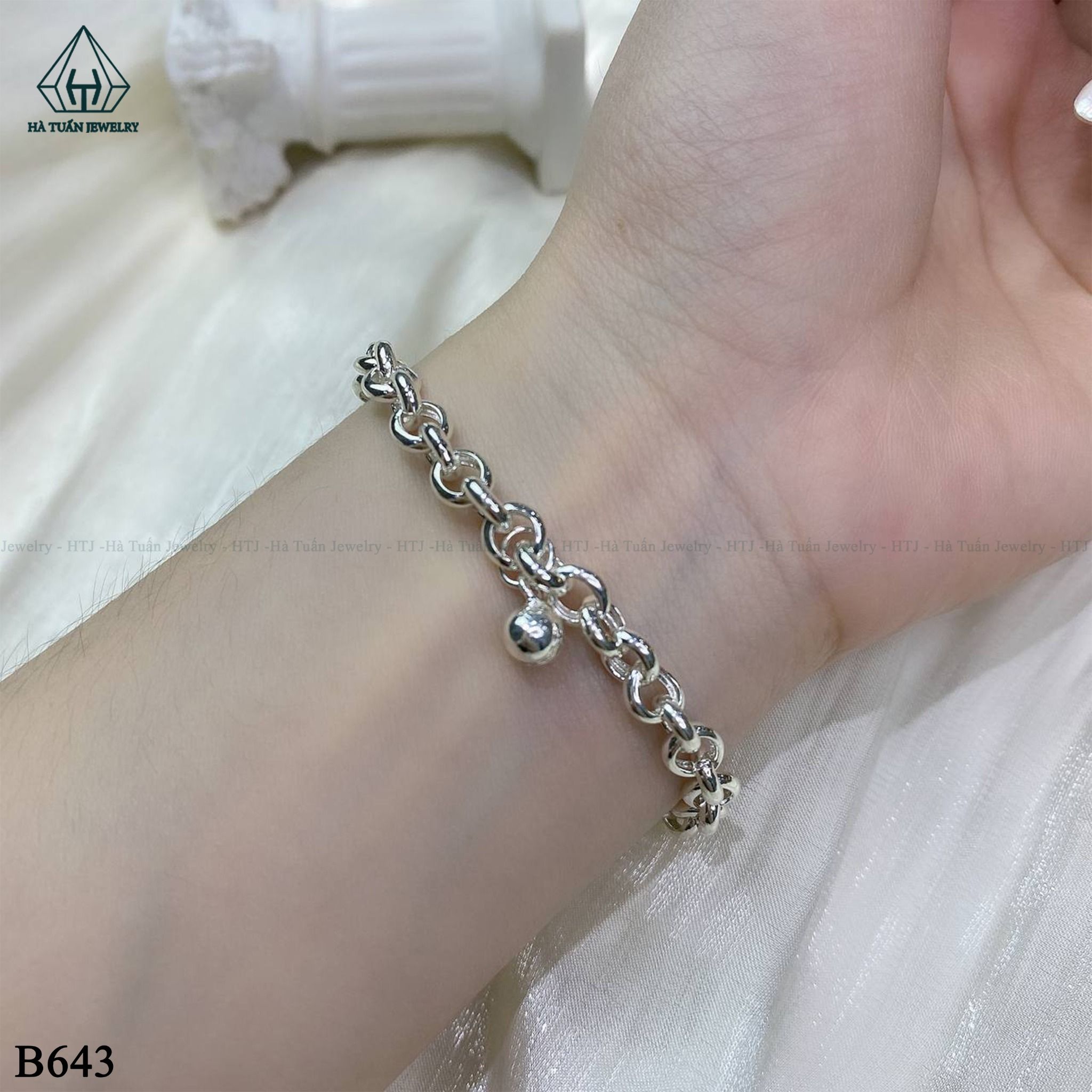 Lắc tay xích nhỏ bi – Hà Tuấn Jewelry