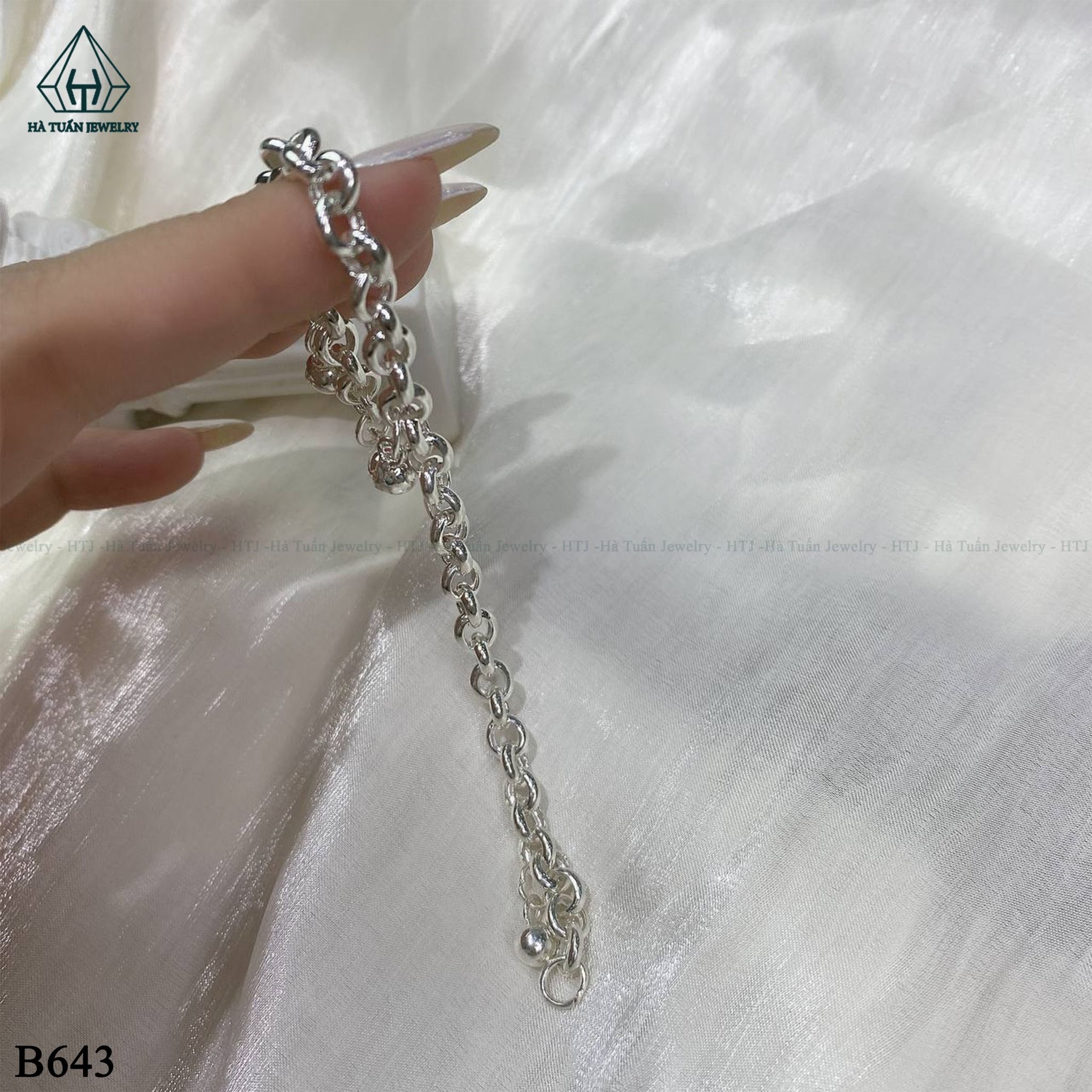 Lắc tay xích nhỏ bi – Hà Tuấn Jewelry