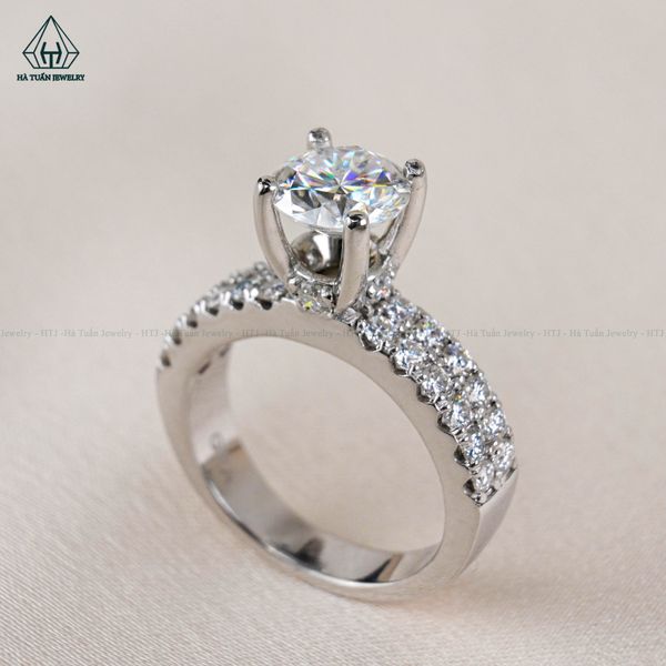 Nhẫn nữ xi RX245 FULL MOIS 7mm – Hà Tuấn Jewelry