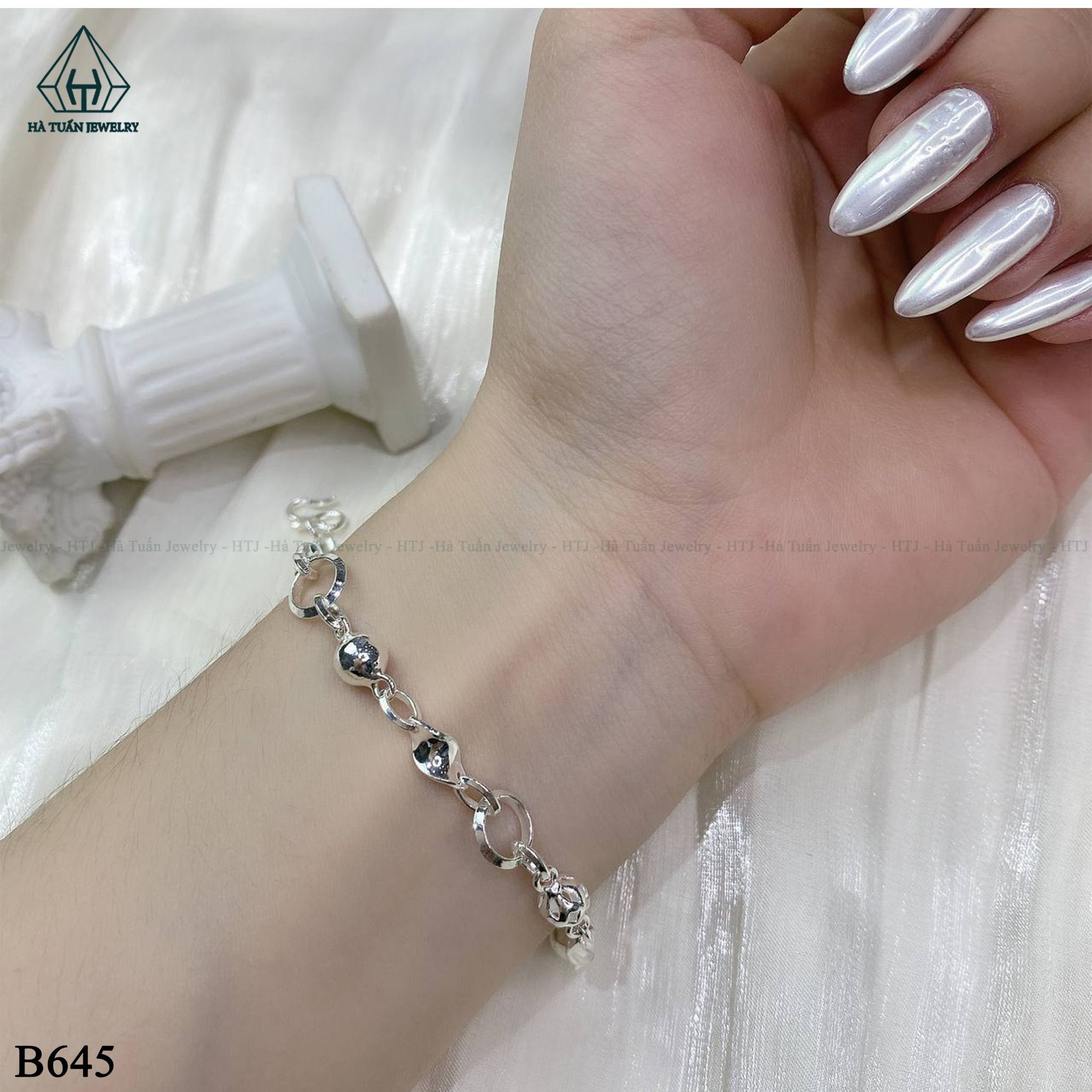 Lắc tay xích lớn bi treo B645