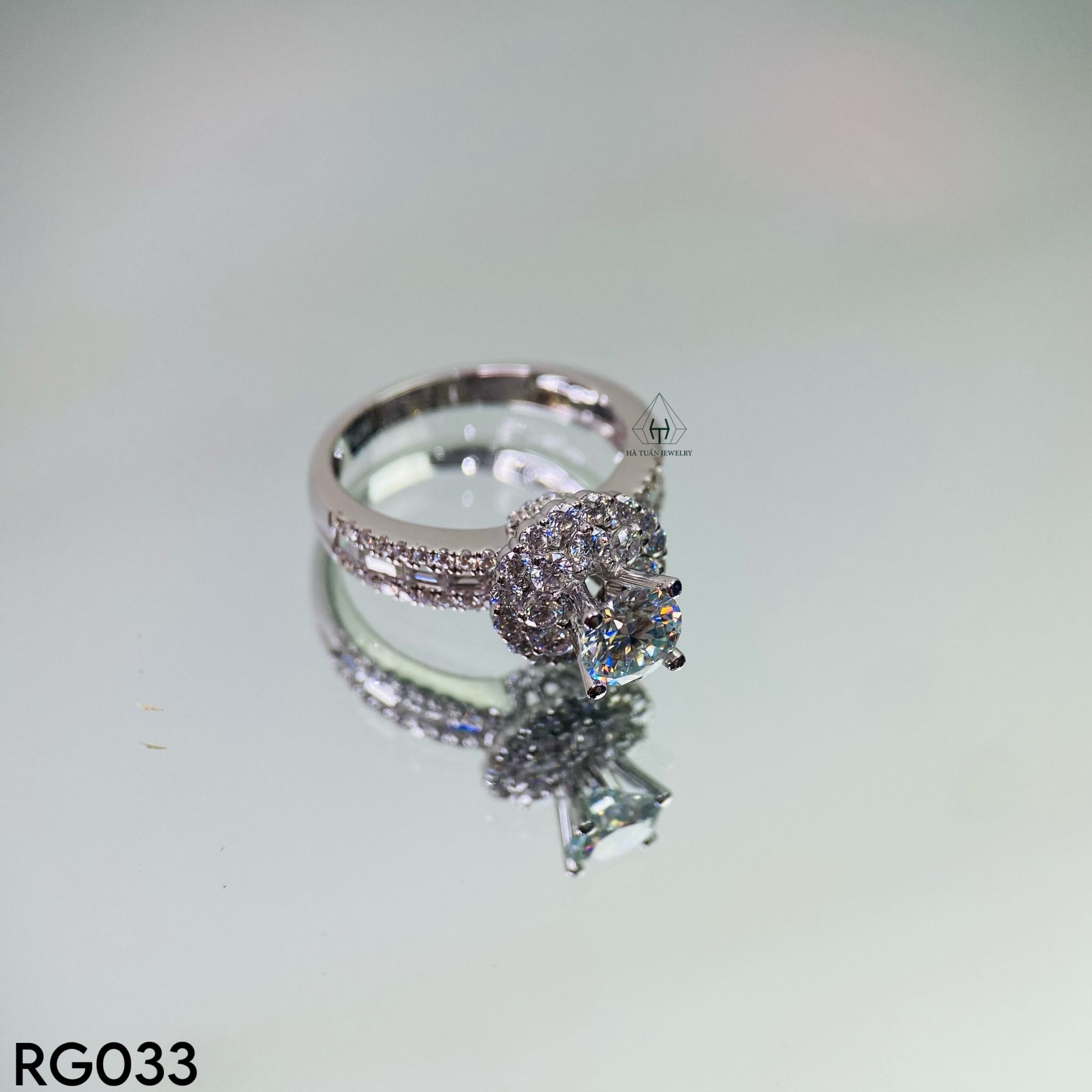 Nhẫn nữ vàng RG033