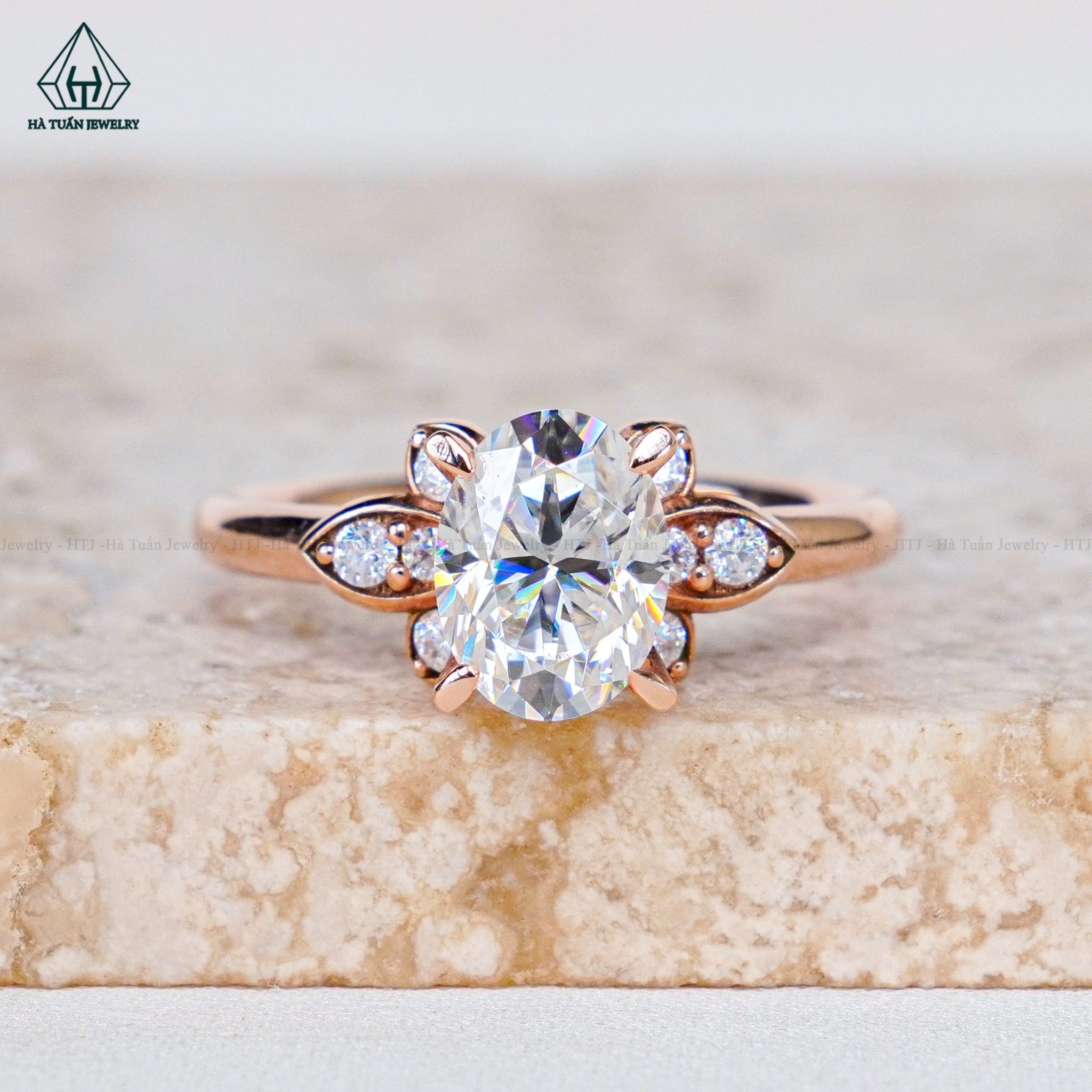 Nhẫn nữ vàng RG075 VH14K Oval 6*8 1.5ct