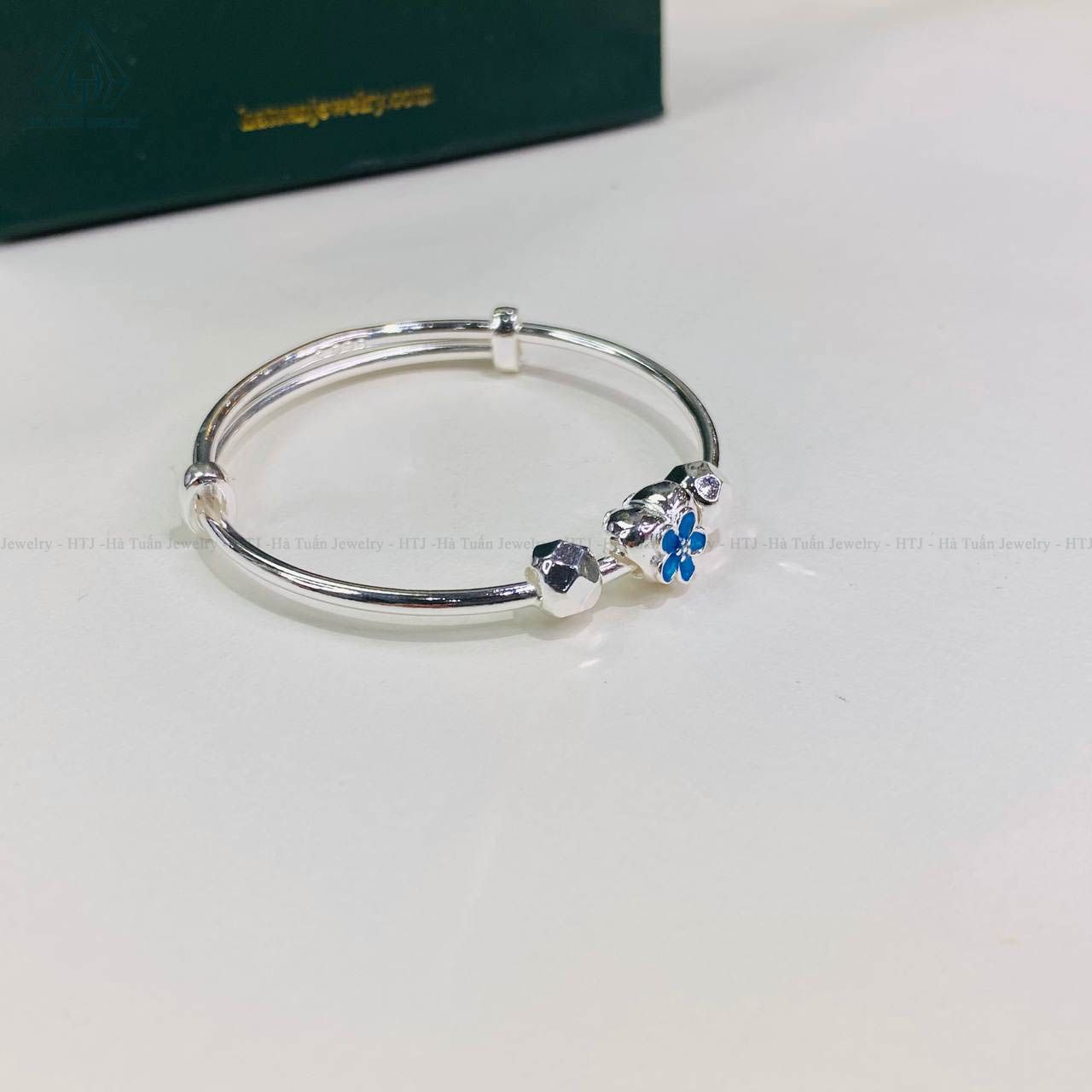 BB062 Lắc tay bé hoa xanh