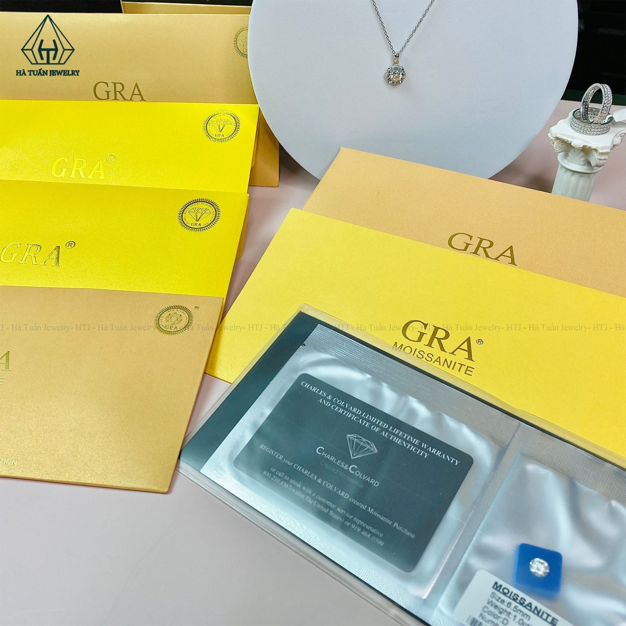 Moissanite trắng 57 giác – Hà Tuấn Jewelry