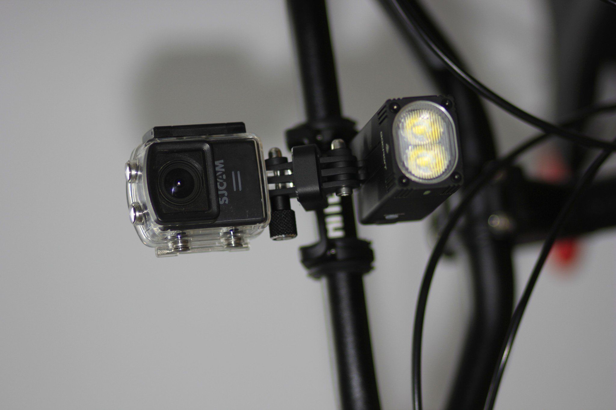 Đèn xe đạp Gaciron V9D-1600 – R-bike Shop