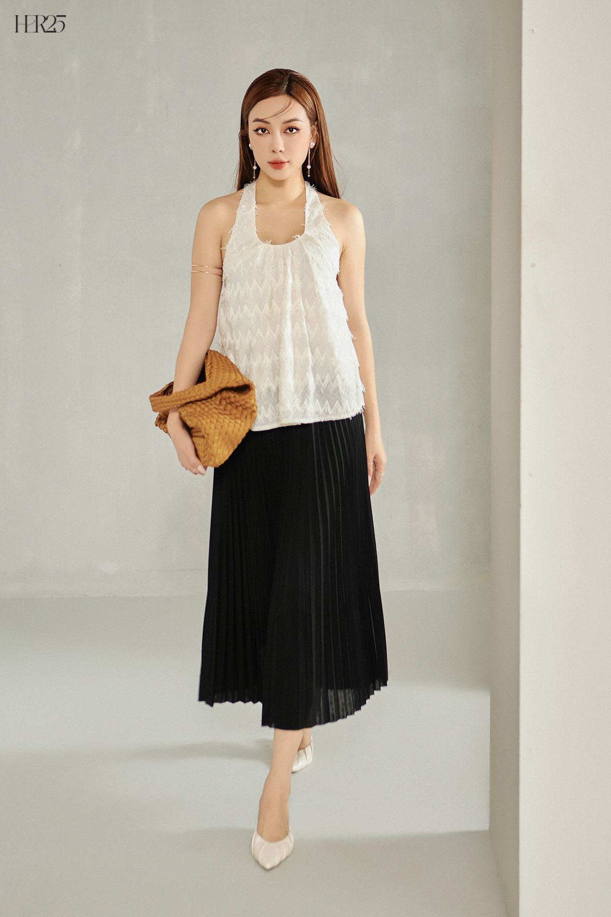 Áo yếm tua rua kem – her-studios