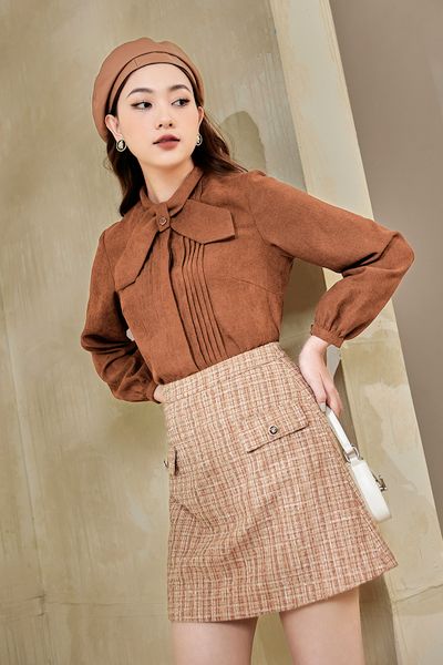 Áo cổ nơ li dọc nâu – her-studios