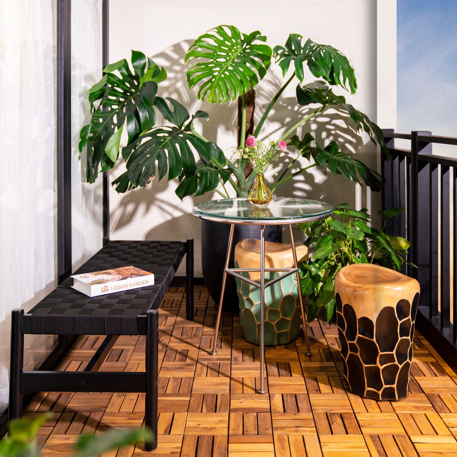 Đôn gỗ Sandy Black Stool – Urban Garden