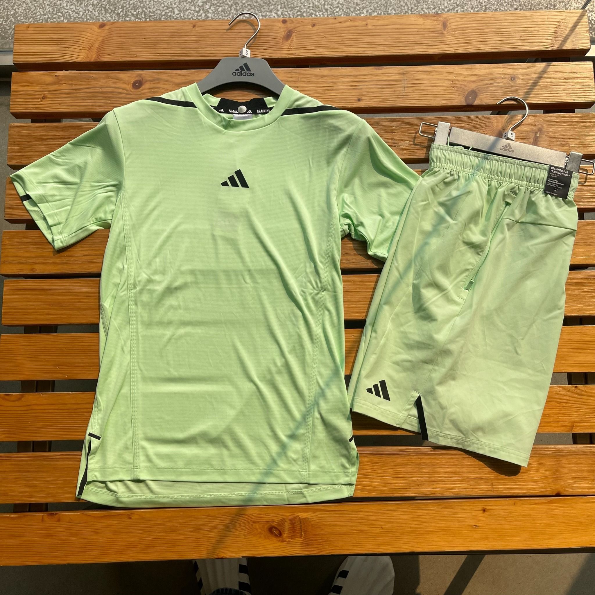 BỘ ĐỒ XUÂN HÈ NAM TẬP LUYỆN ADISTRONG – Mixsport Việt Nam