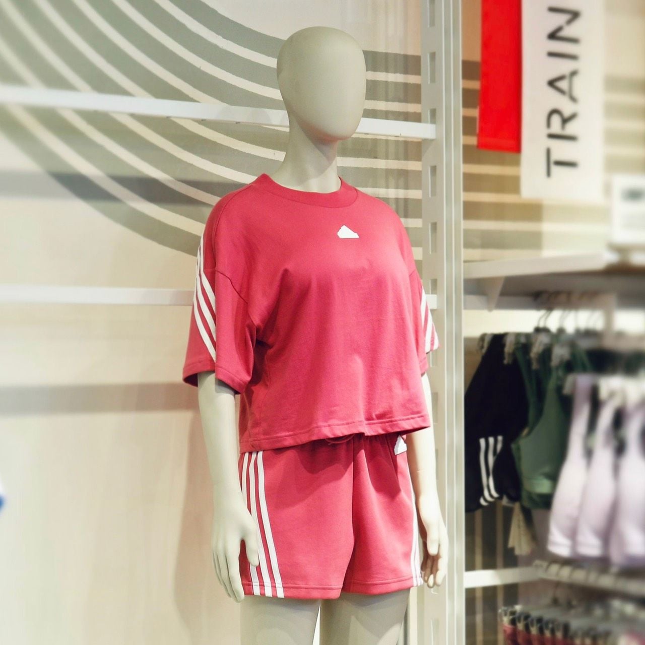 BỘ ĐỒ XUÂN HÈ NỮ 3 SỌC FUTURE ICONS – Mixsport Việt Nam