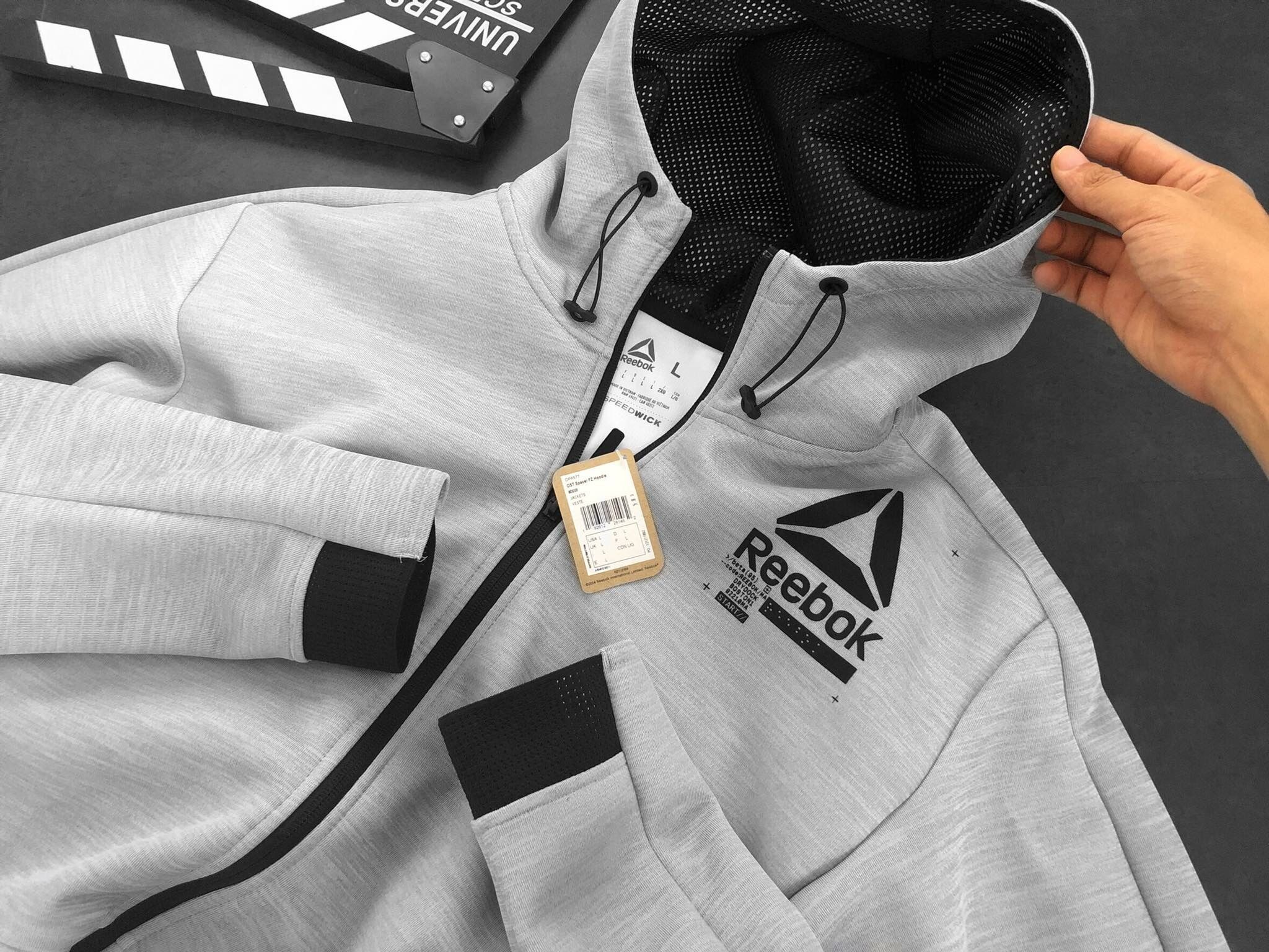 Áo khoác Reebok Spacer Speedwick DP6577 – NAPU SHOP