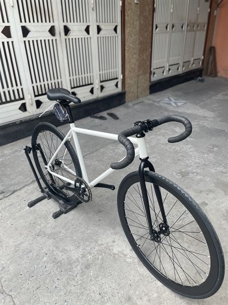 Xe Fixed Gear cấu hình cơ bản xích KMC – Hanoibike shop