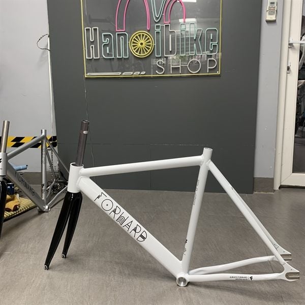 Khung Fixed gear Forward càng carbon model 2022 – Hanoibike shop
