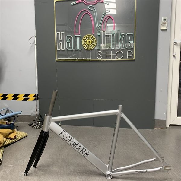 Khung Fixed gear Forward càng carbon model 2022 – Hanoibike shop