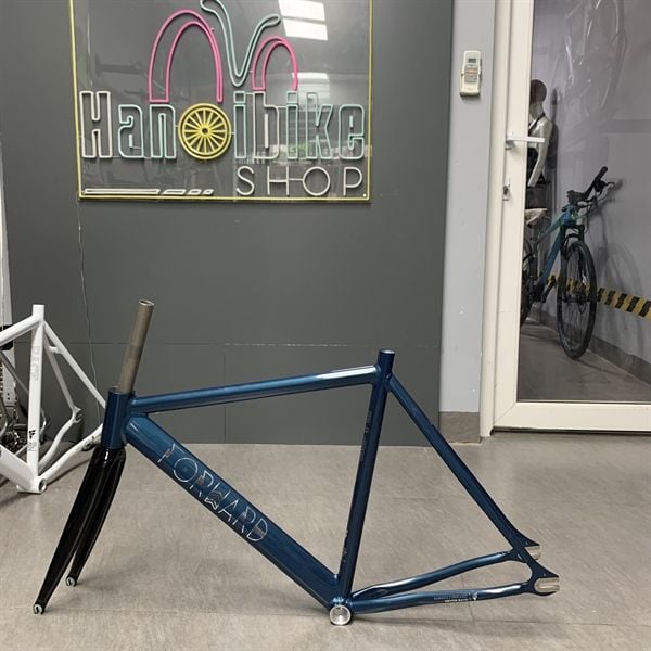 Khung Fixed gear Forward càng carbon model 2022 – Hanoibike shop