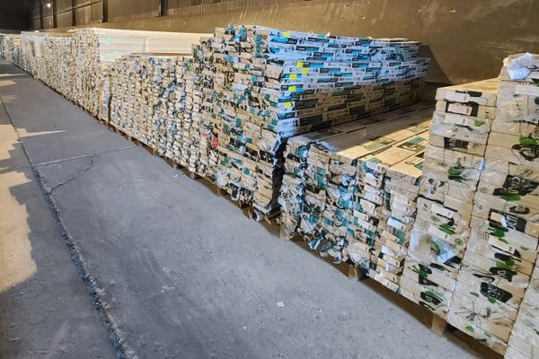 Conwood Lap Siding 8'' G2 (11x200x3050mm) – CÔNG TY TNHH VẬT TƯ NGỌC XANH