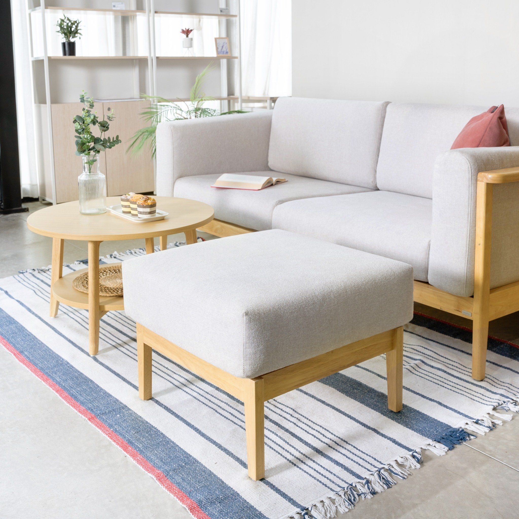 Ghế Đôn Sofa Gỗ Cao Su Tự Nhiên MOHO FYN 601