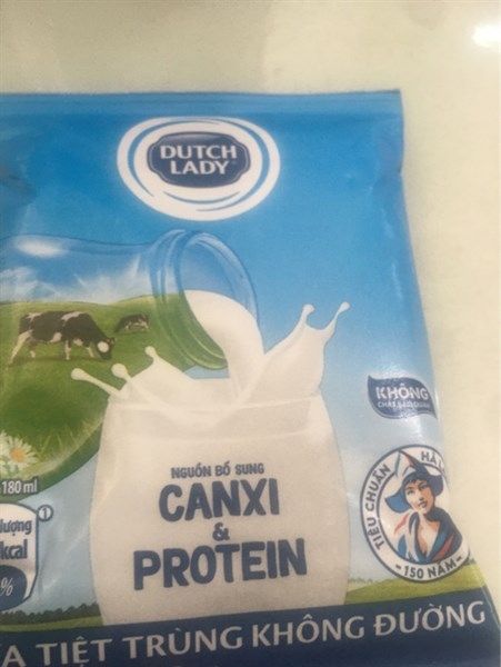 Plain UHT Fresh Milk Dutch Lady 180ml - Moonmilk – MOONMILK - PREMIUM ...