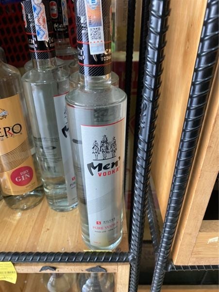 BW-Men' Vodka 39,5% V 500ml – MOONMILK - PREMIUM IMPORTED FOOD MARKET