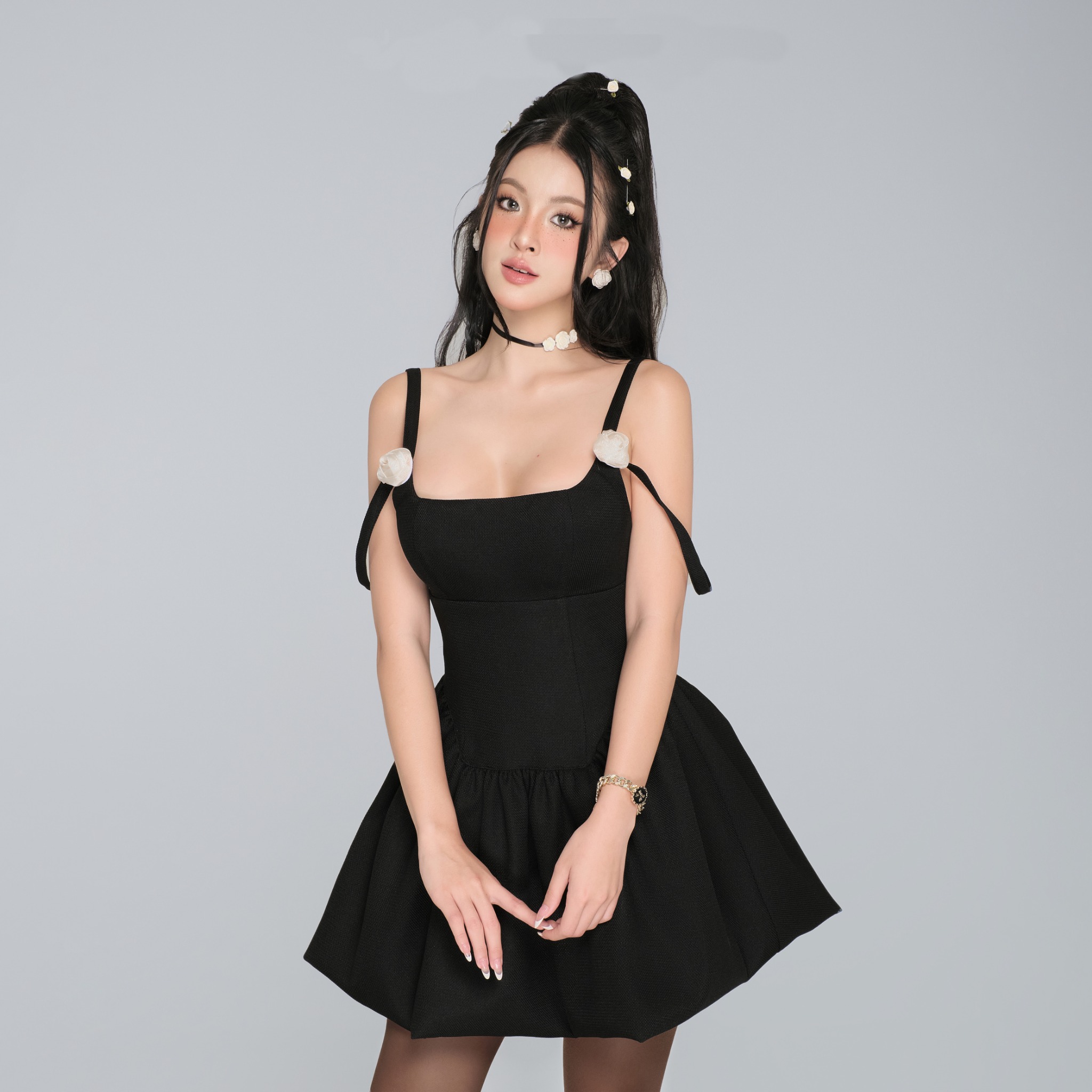 Twinkle Rose-tied Dress - Đầm đen D5862 – District One