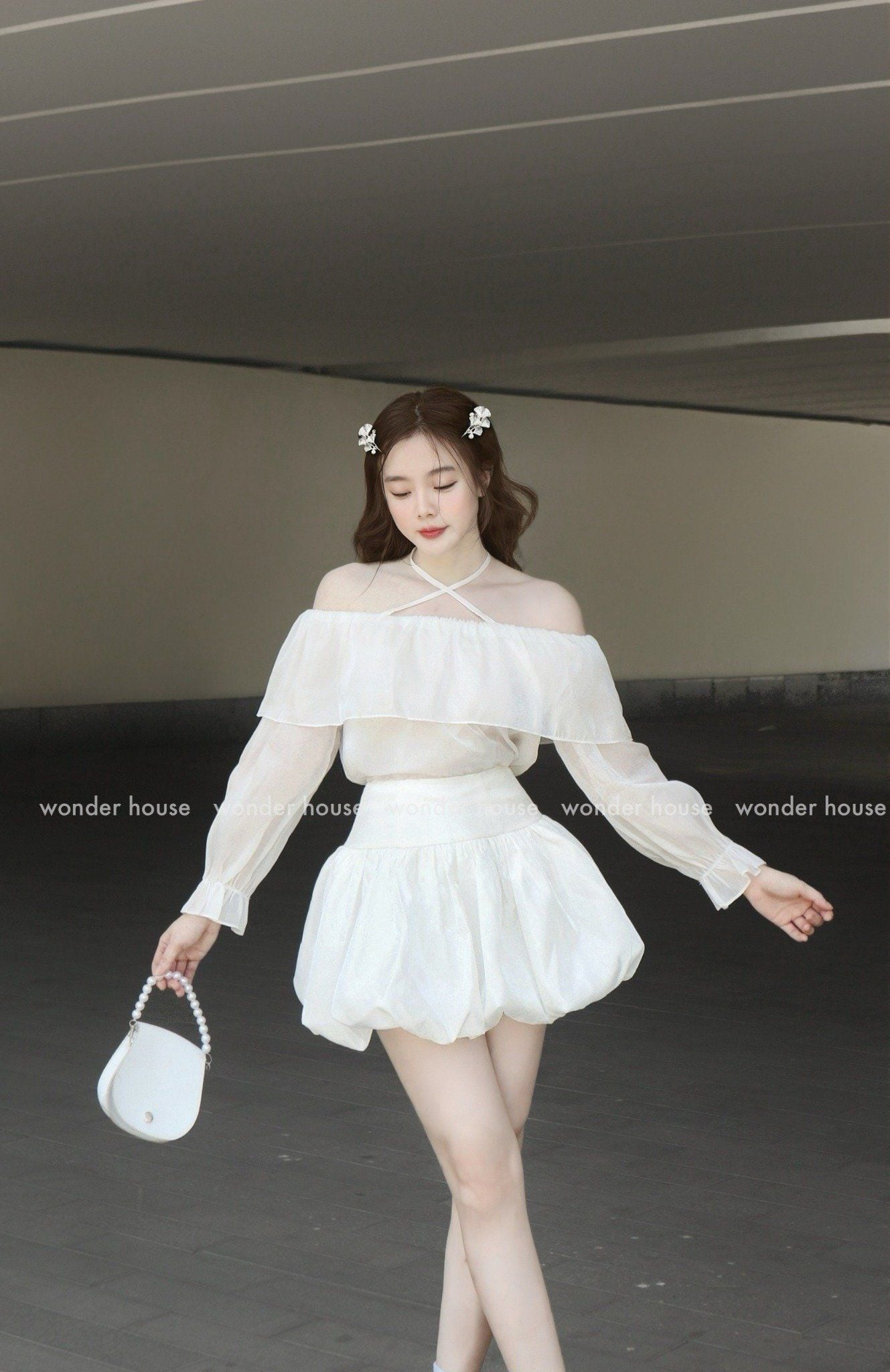 Lin Top – Wonder House