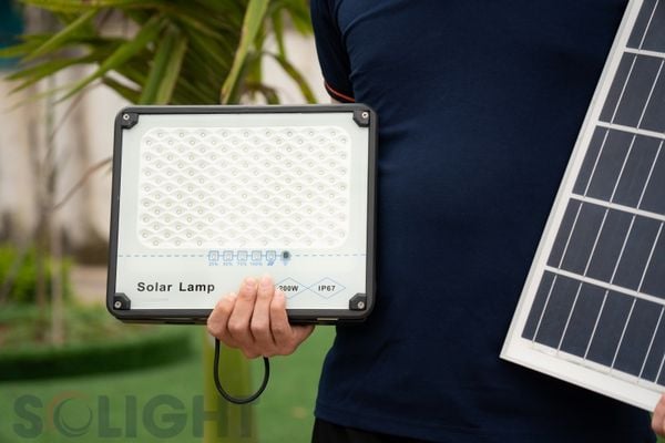 Đèn pha năng lượng mặt trời chống chói 200W SL-FCC200 – Solight Solar