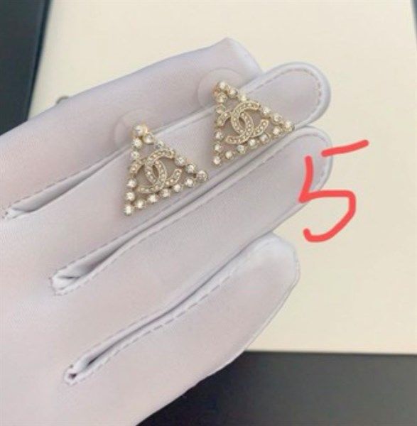 Kt C Tam Giác Viền đá Mk Menswear