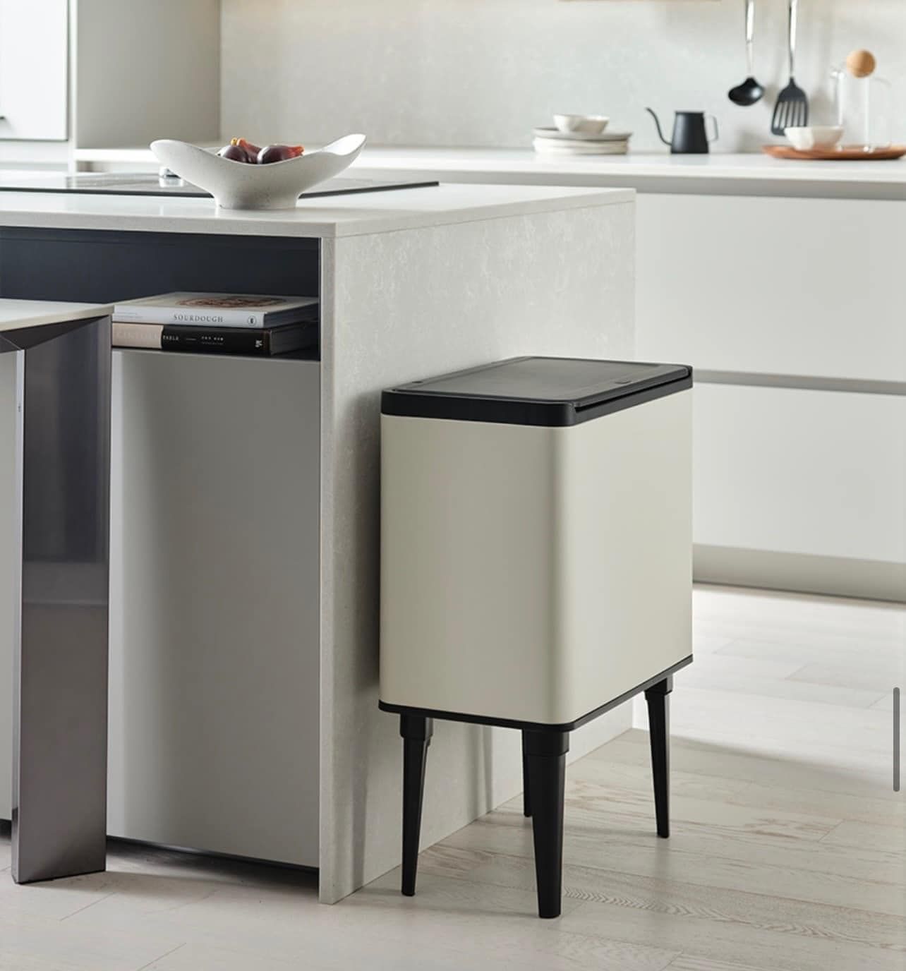 Thùng rác cảm ứng Hanssem 30 lít