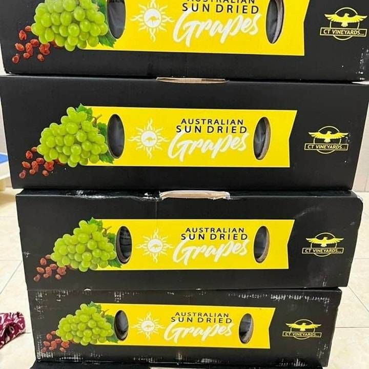Nho Khô Nguyên Cành Úc Thompson Grapes thùng 4kg
