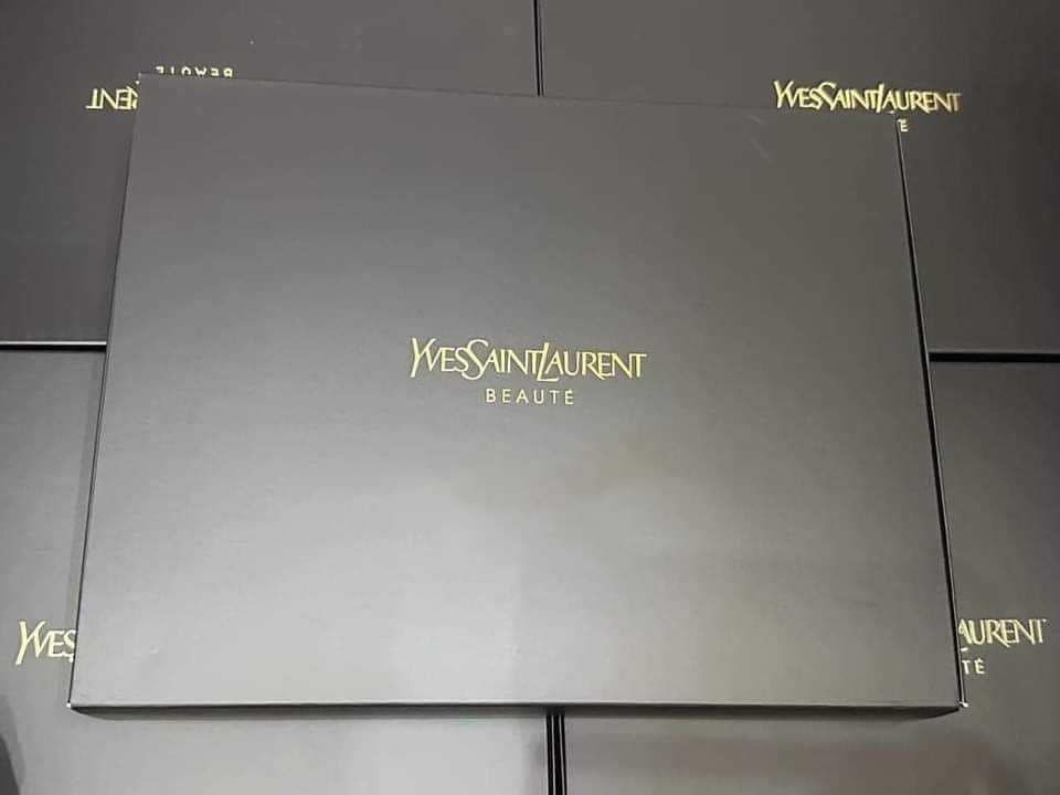 Bộ khăn YSL COFFRRT SERVIETTES - NOIR TOWELS SET