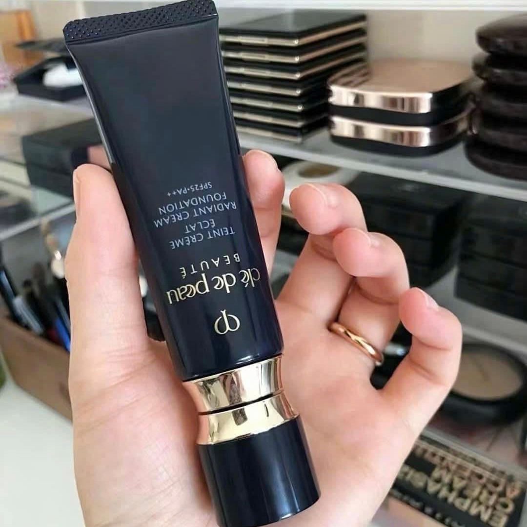 Kem nền Cle De Peau 21ml màu 010