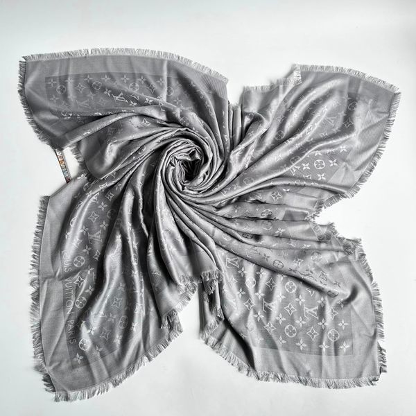Khăn Louis Vuitton Monogram Classic Shawl