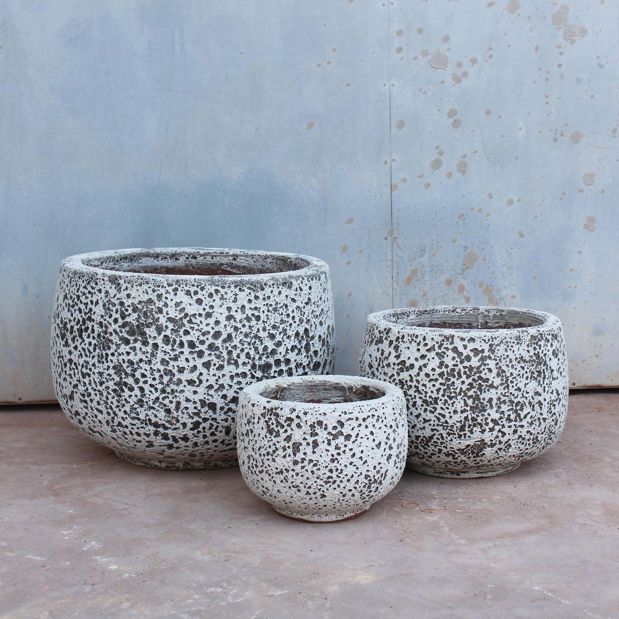 Modern Concrete Texture Round Planter | AuroraPots