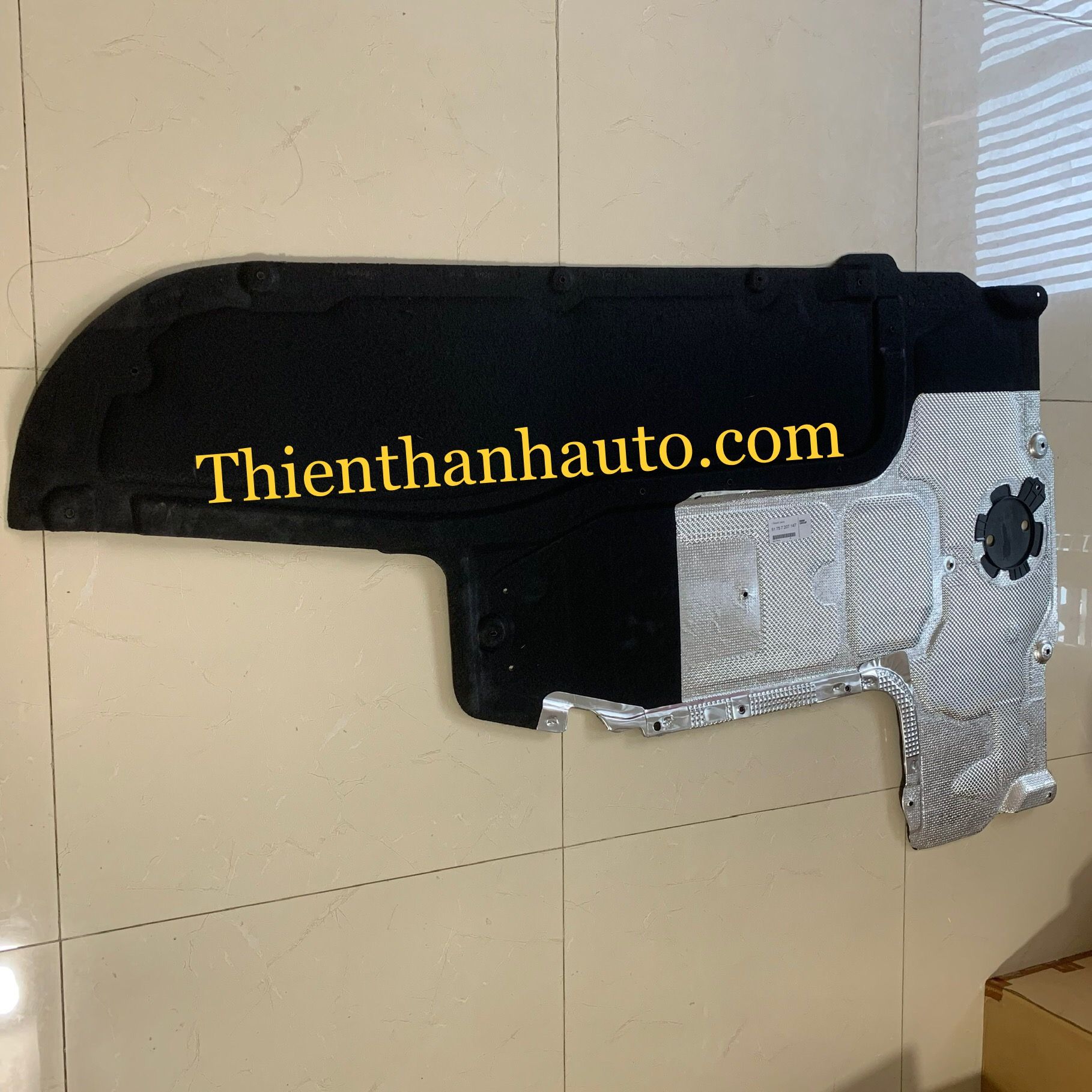 Chắn bùn hộp số BMW 520i chính hãng- 51757207147 -Phụ tùng Thiên Thanh ...