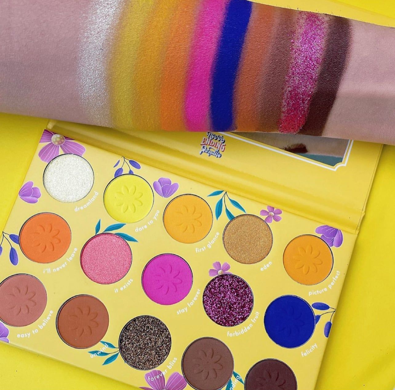 Bảng mắt Kara Beauty Never Ending Paradise 15 ô – Vy Hí Beauty