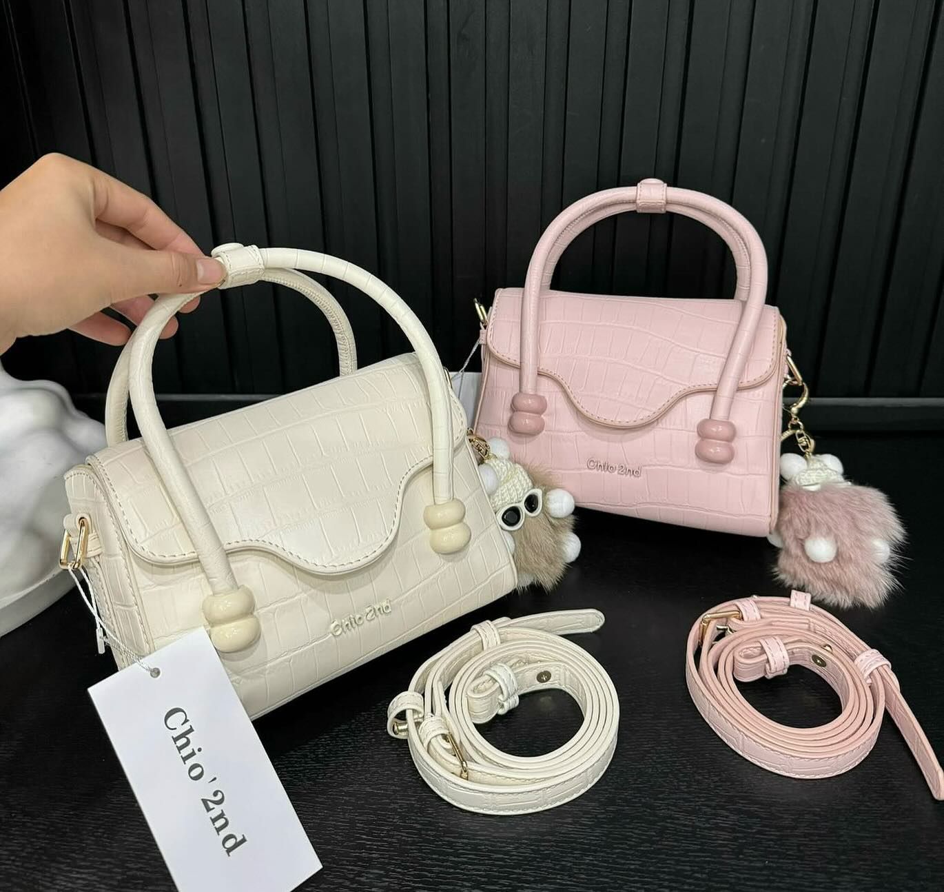 Túi Chio2nd da kèm charm – Vy Hí Beauty
