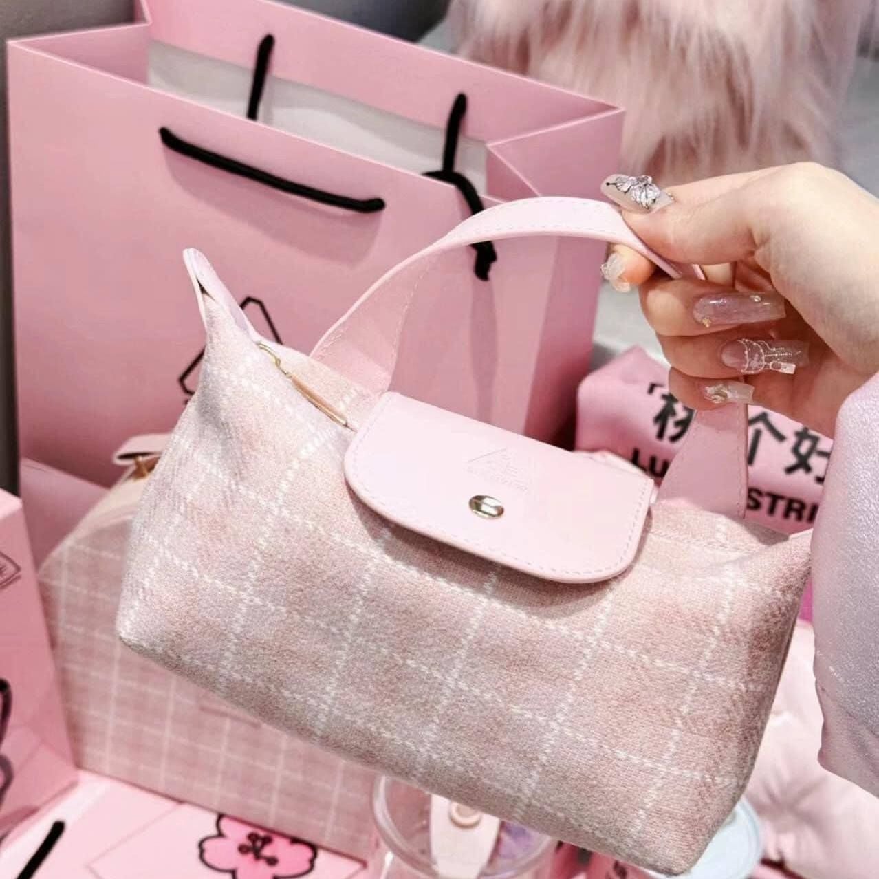 Túi gift 3CE hồng 22x13 cm – Vy Hí Beauty