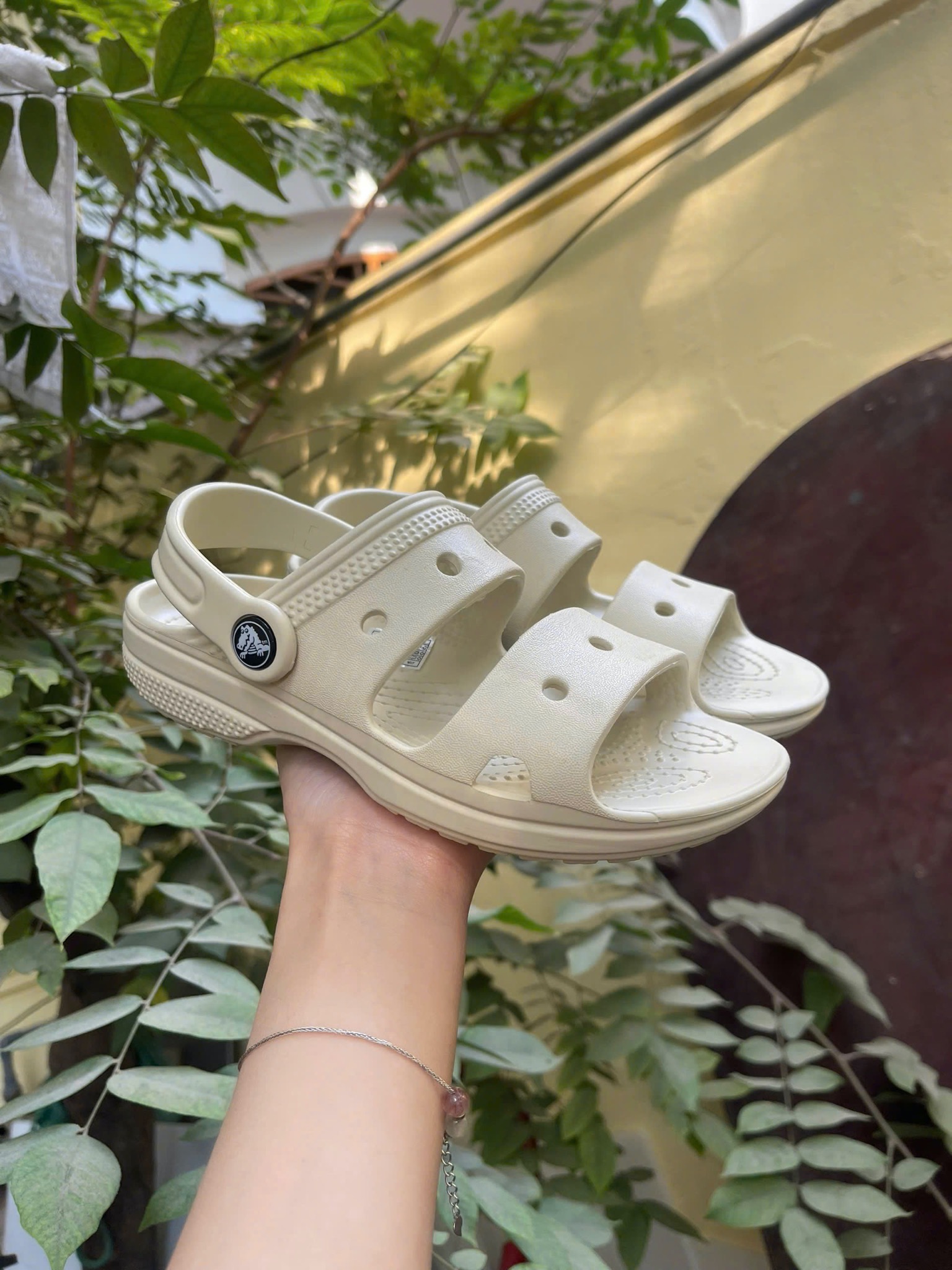 Sandal Crocs Classic trơn nhiều màu cho bé (tặng jibit) size C7-J3 SHIN ...