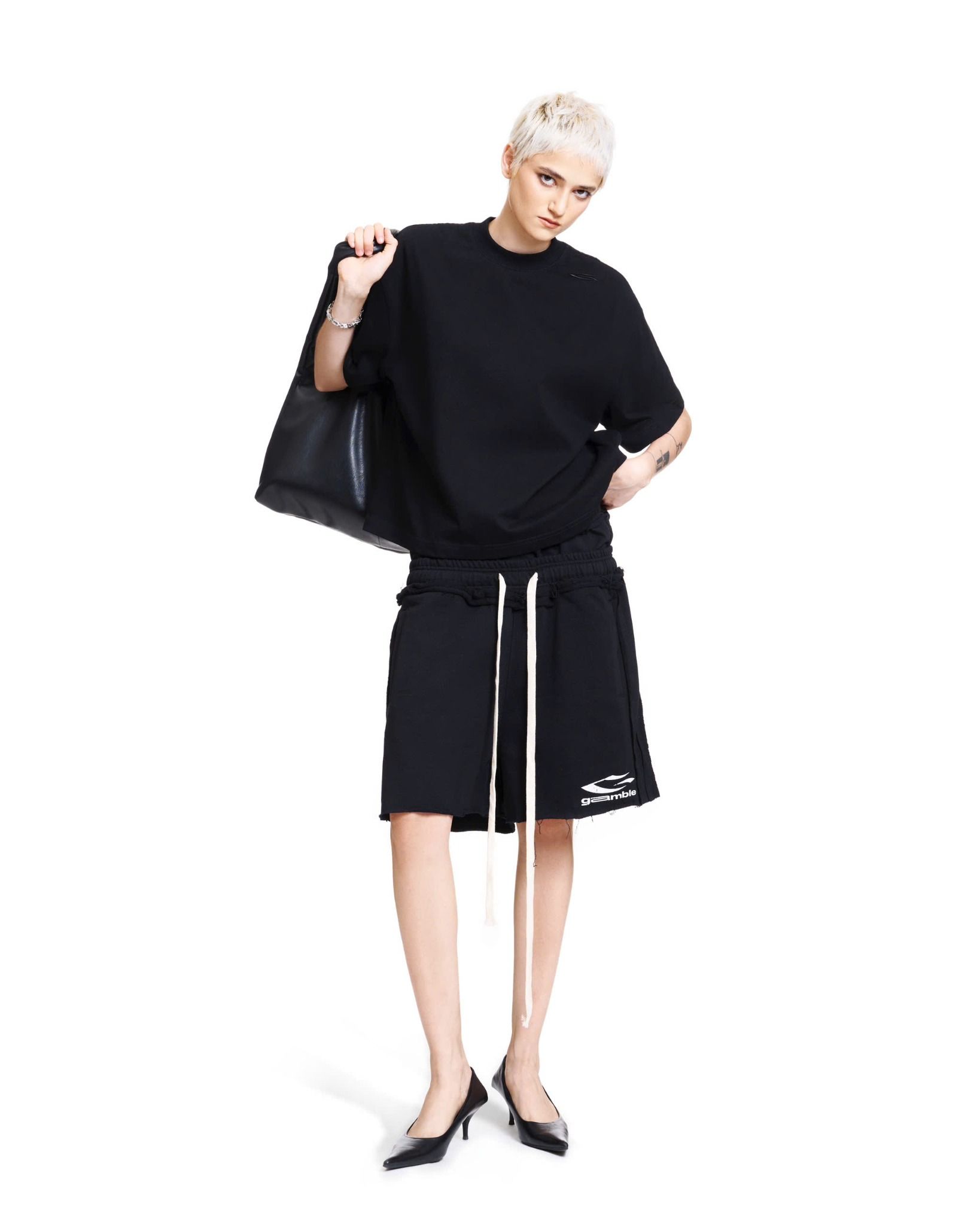 BASIC TEE / BLACK – GAMBLE WORLDWIDE