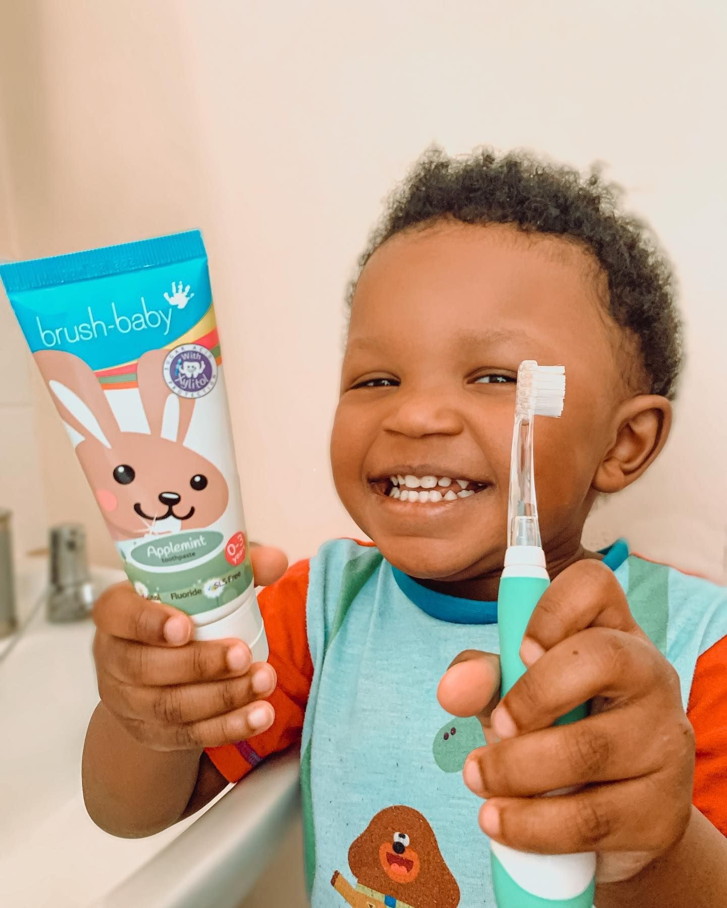 BÀN CHẢI ĐIỆN SÓNG ÂM DÙNG PIN BABYSONIC BRUSH- BABY (0- 3 TUỔI) – YODEE Việt Nam