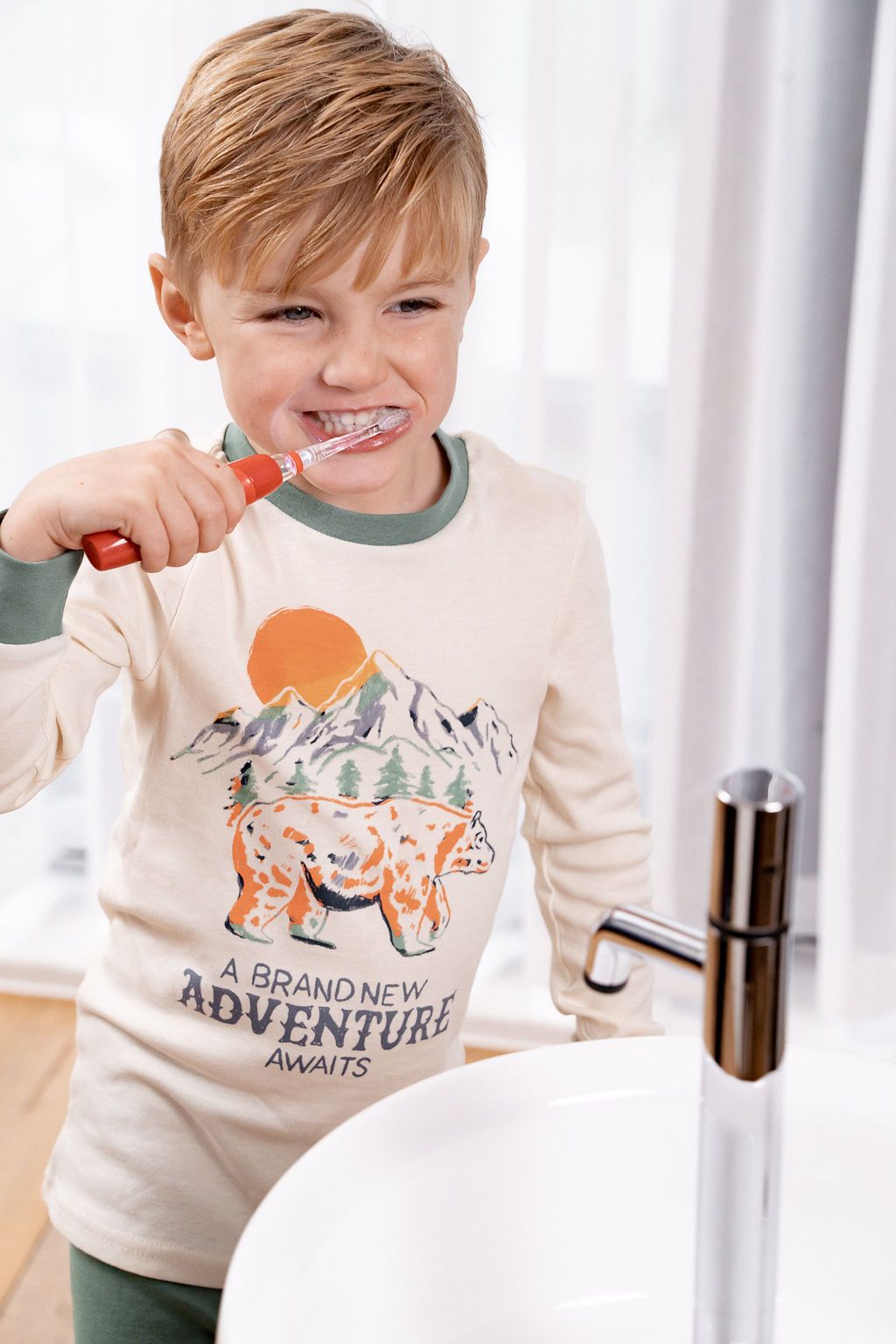 BÀN CHẢI ĐIỆN SÓNG ÂM DÙNG PIN KIDZSONIC BRUSH- BABY ( TỪ 3 TUỔI) – YODEE Việt Nam