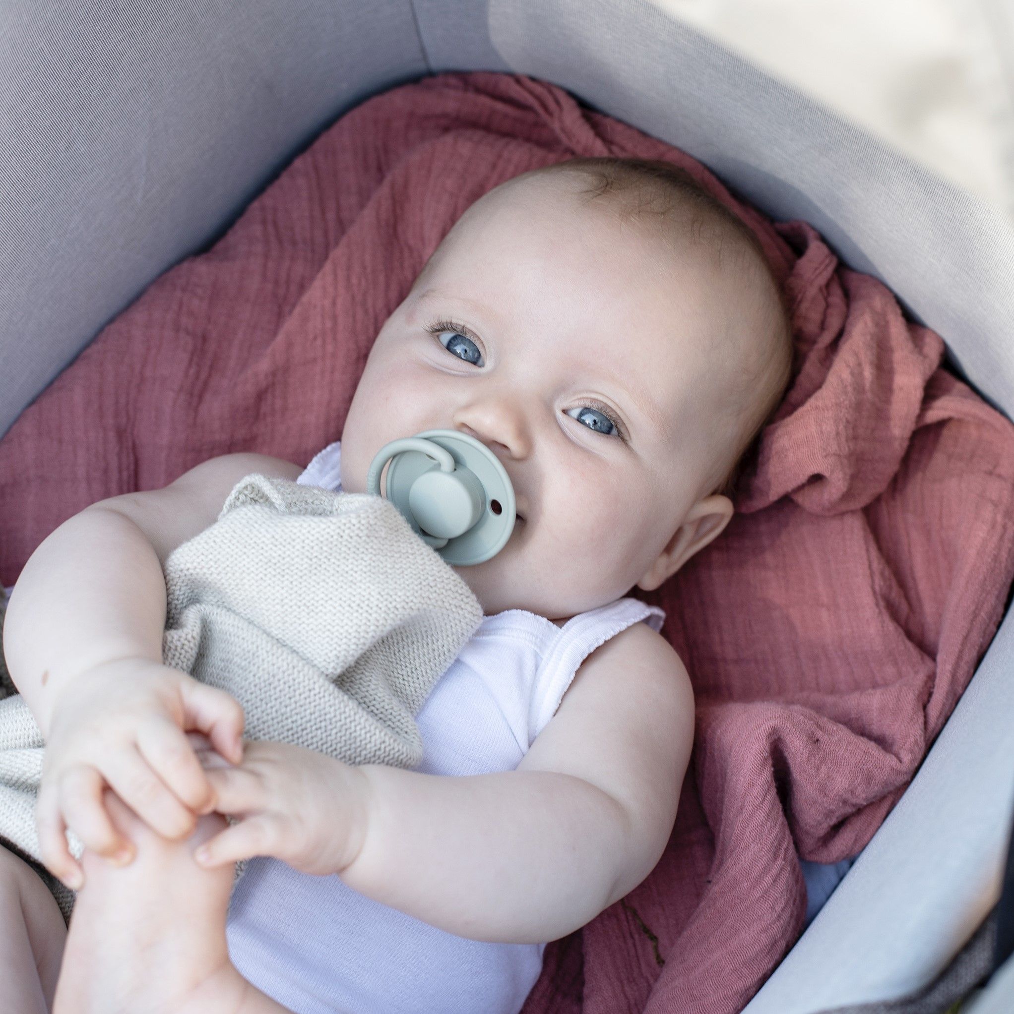 NÚM TI BIBS DELUX – YODEE Việt Nam