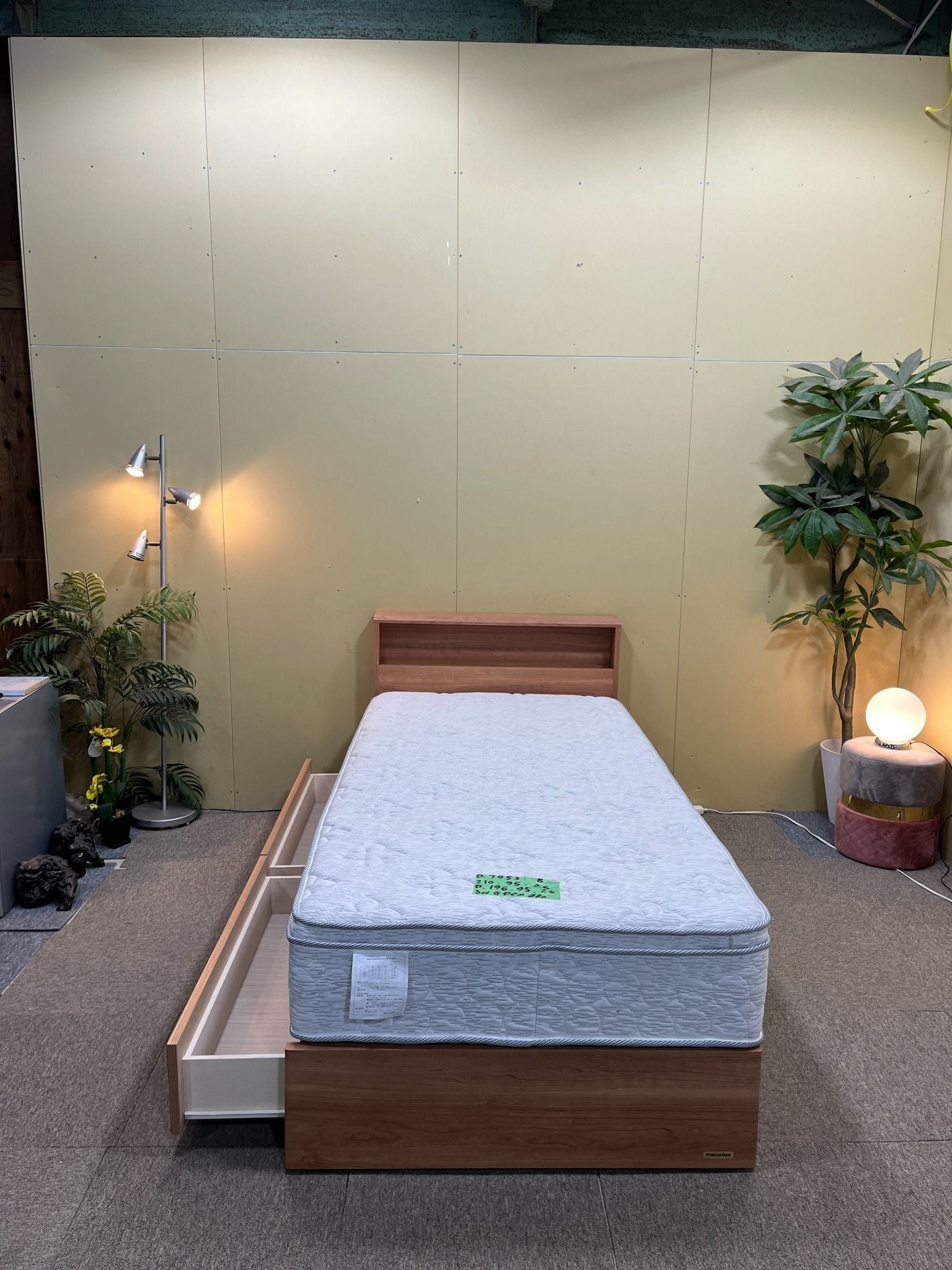 Set D7953 Giường, Đệm đơn có hộp B – Hallo Japan Recycle Store