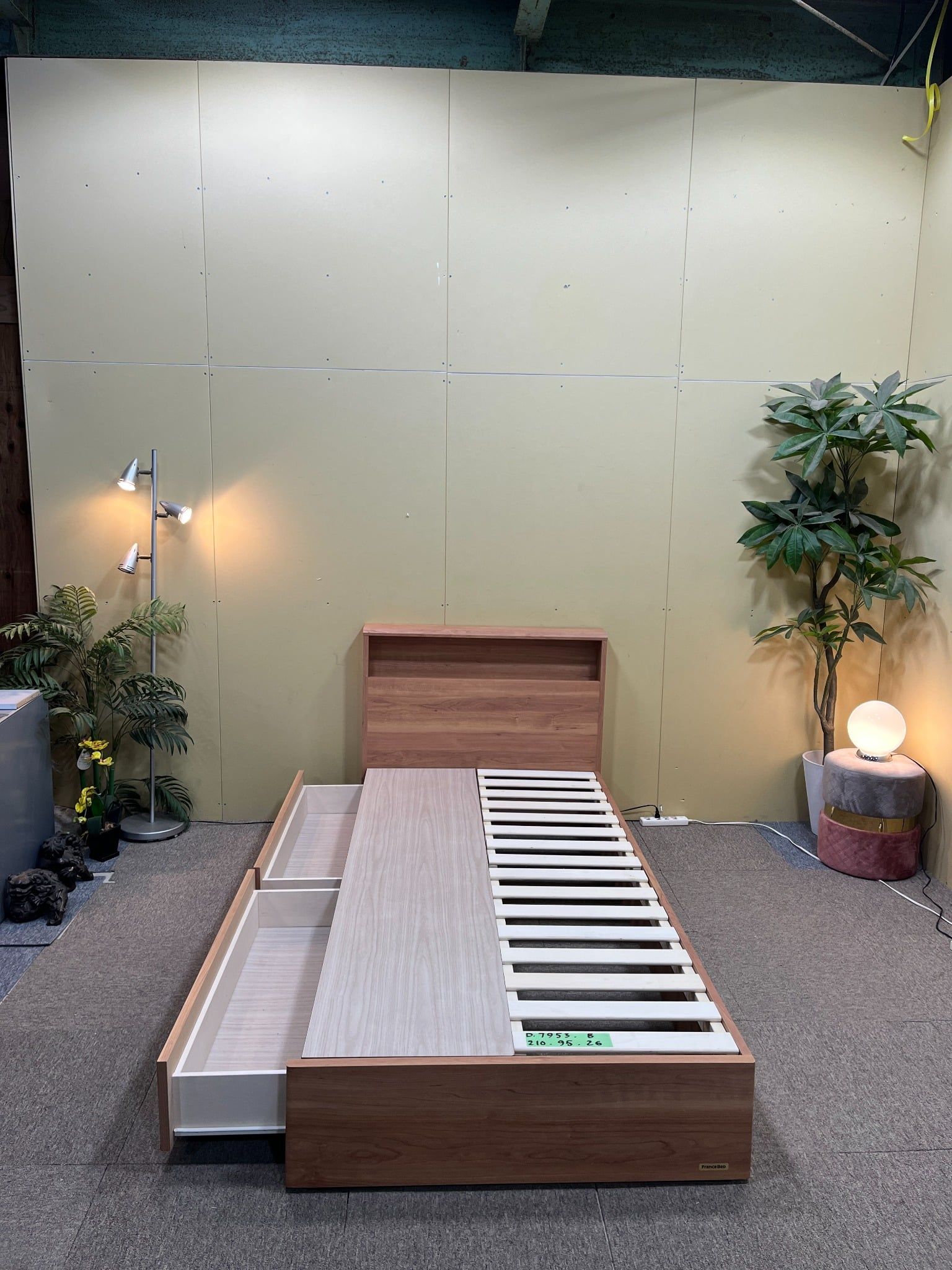 Set D7953 Giường, Đệm đơn có hộp B – Hallo Japan Recycle Store