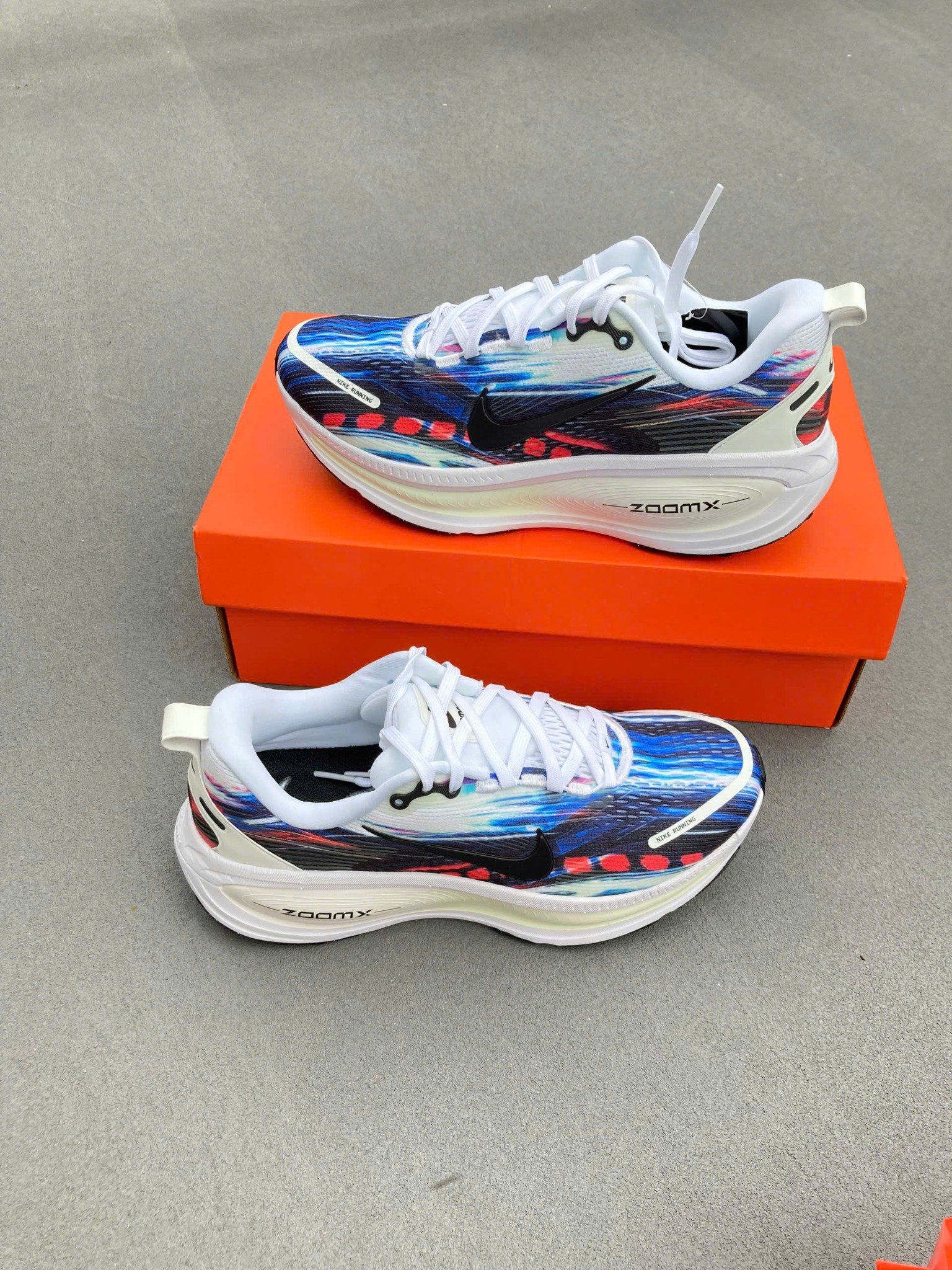 Giày Chạy Bộ Nike Vomero 18- IB8164 999 – Runner Chuyên Nghiệp